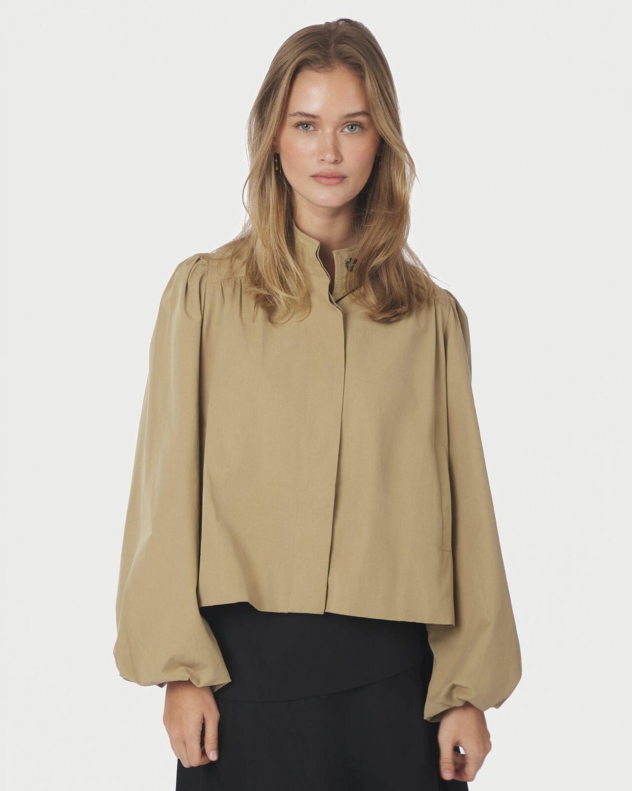NEO NOIR Jakke Tirsa Twill - Sand