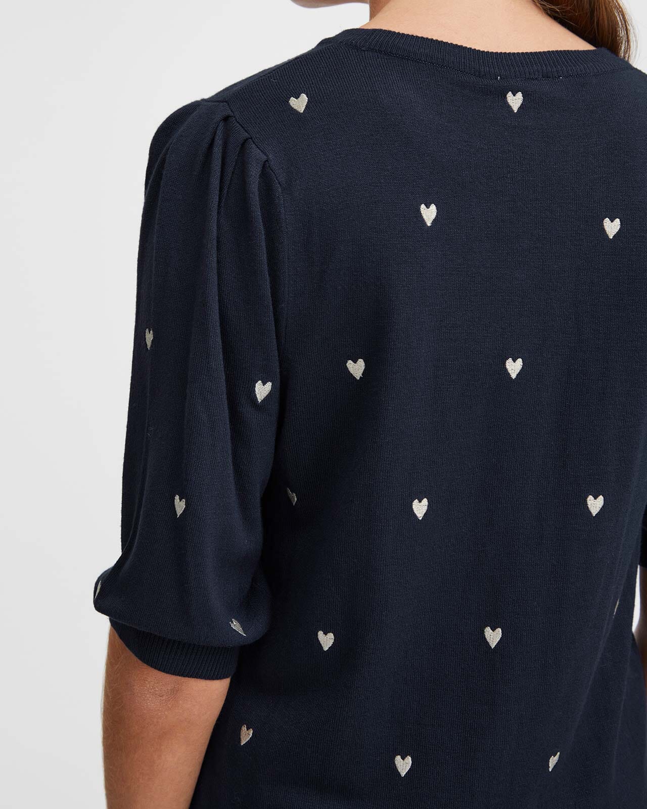 ICHI Topp Diane SS - Total Eclipse/ Almond Milk Hear | Overdeler | FLOYD.no