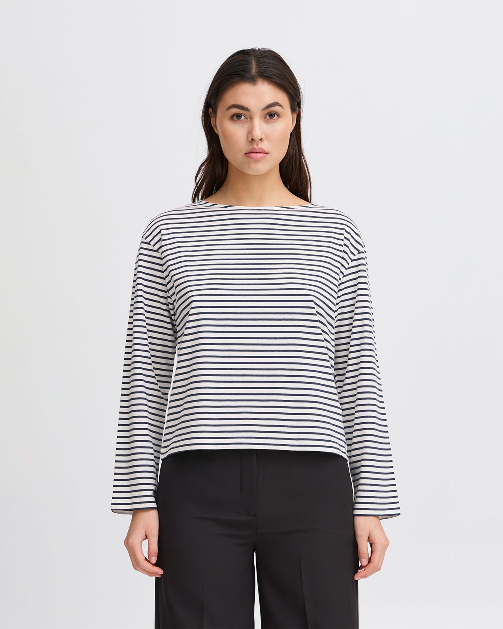 ICHI Topp Mira Boatneck LS - Cloud Dancer/ Total Eclipse