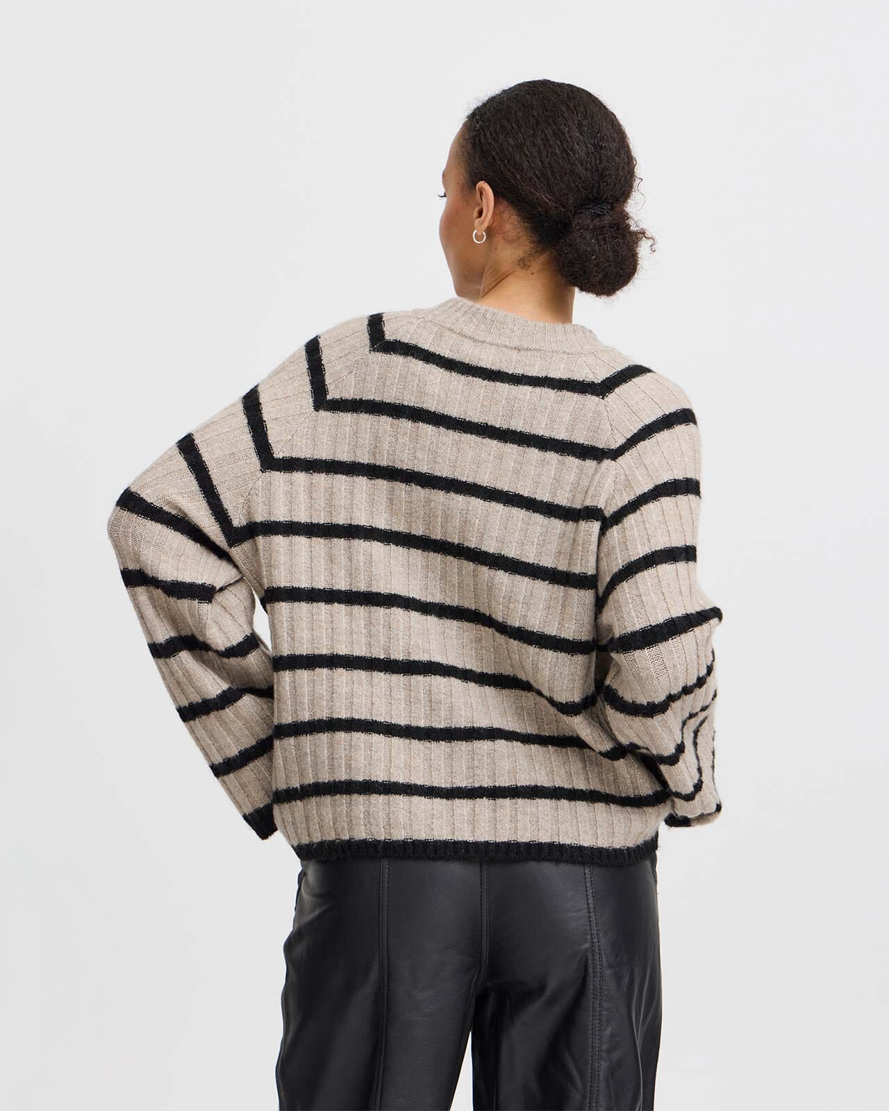 b.young Strikkegenser Marianne O-neck Jumper - String Mix