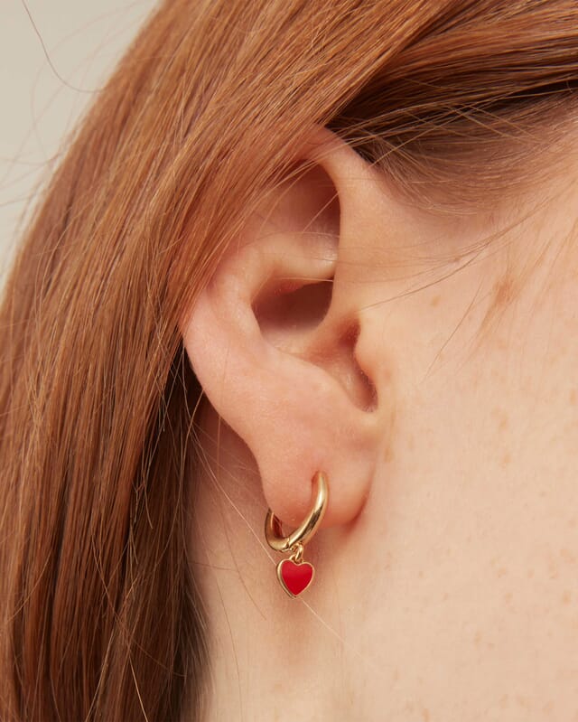 Orelia Øreringer Red Enamel Heart Drop Huggie Hoop - Gold - gull ...