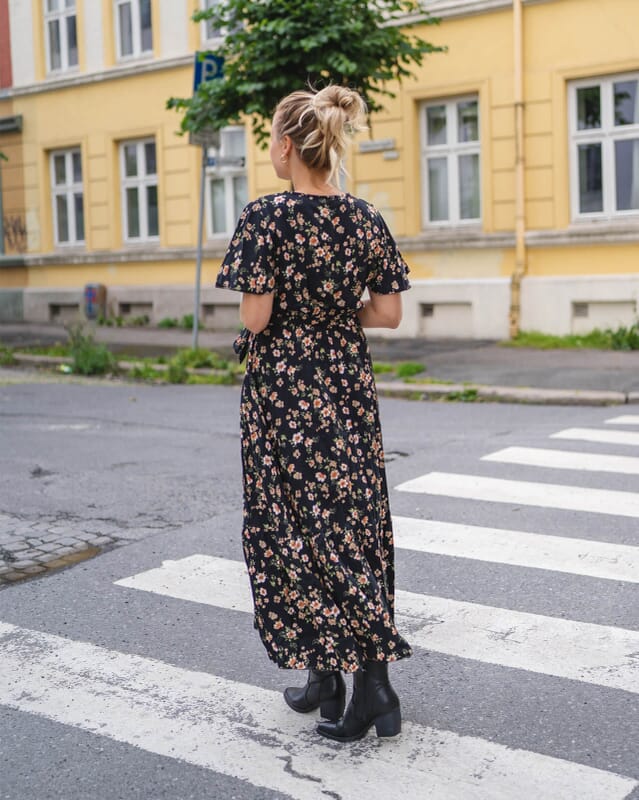 FLOYD Midikjole Elsa Bloom - Black