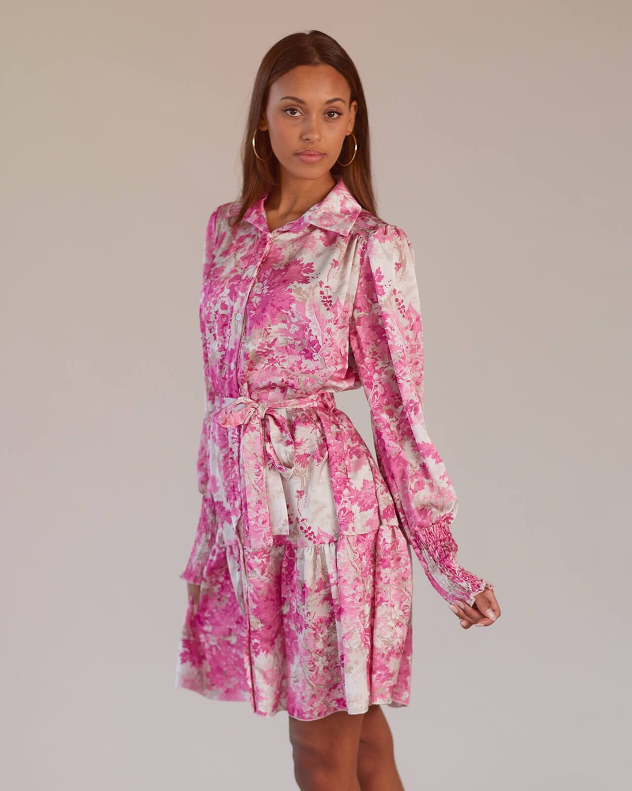 FLOYD Skjortekjole Alivia Satin Milly - Cerise | Sommerkjoler | FLOYD.no