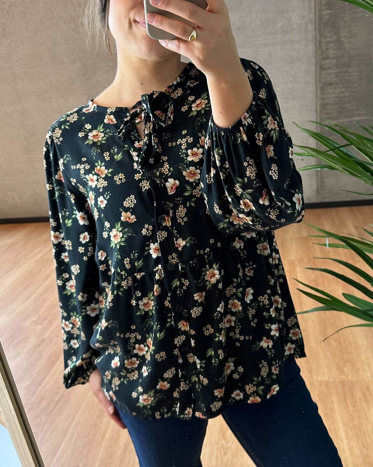 FLOYD Bluse Soni Bloom - Black | Topper og overdeler til dame | FLOYD.no