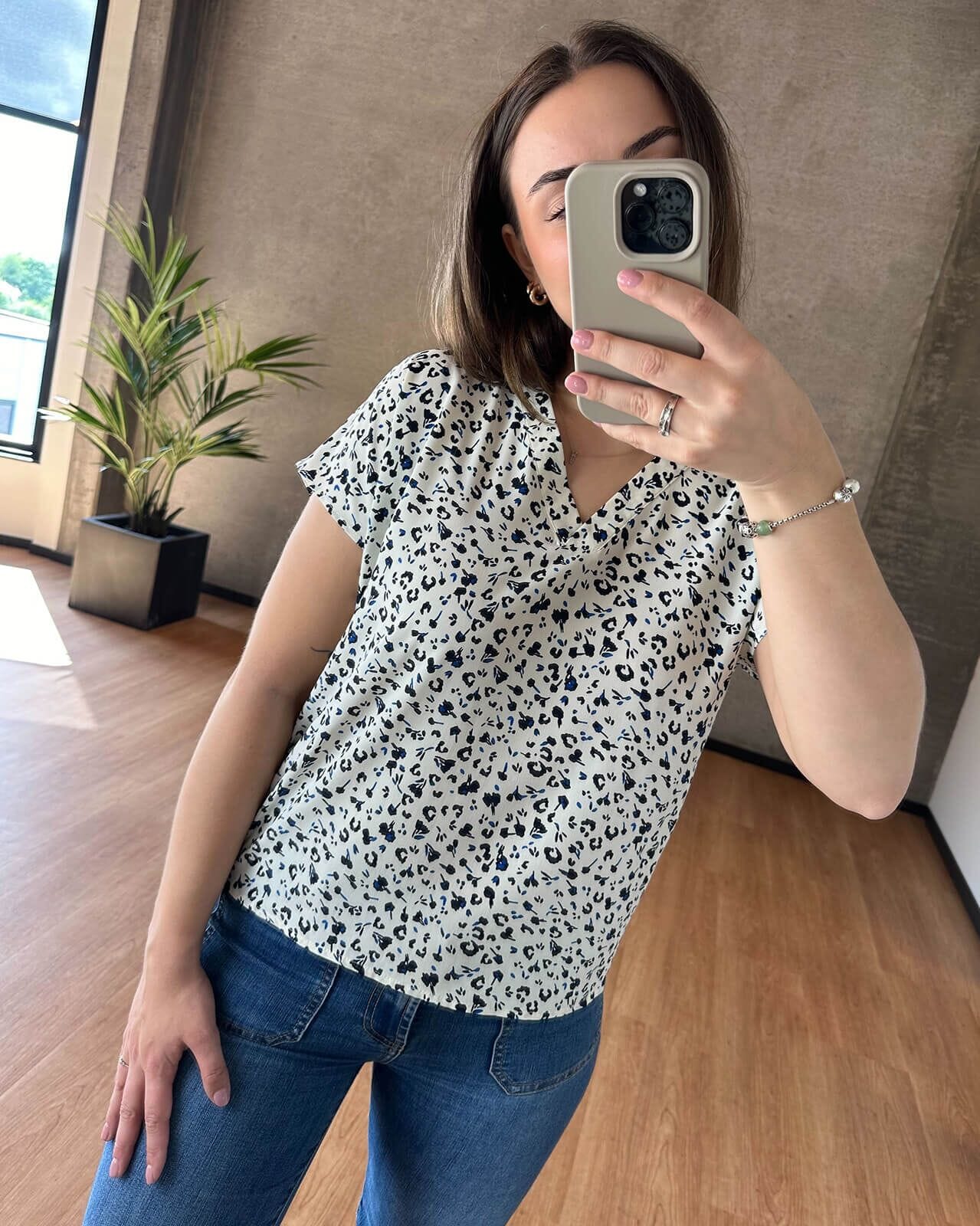 JDY Topp Olivia S/S - White/ Leo Mix | Topper og overdeler | FLOYD.no