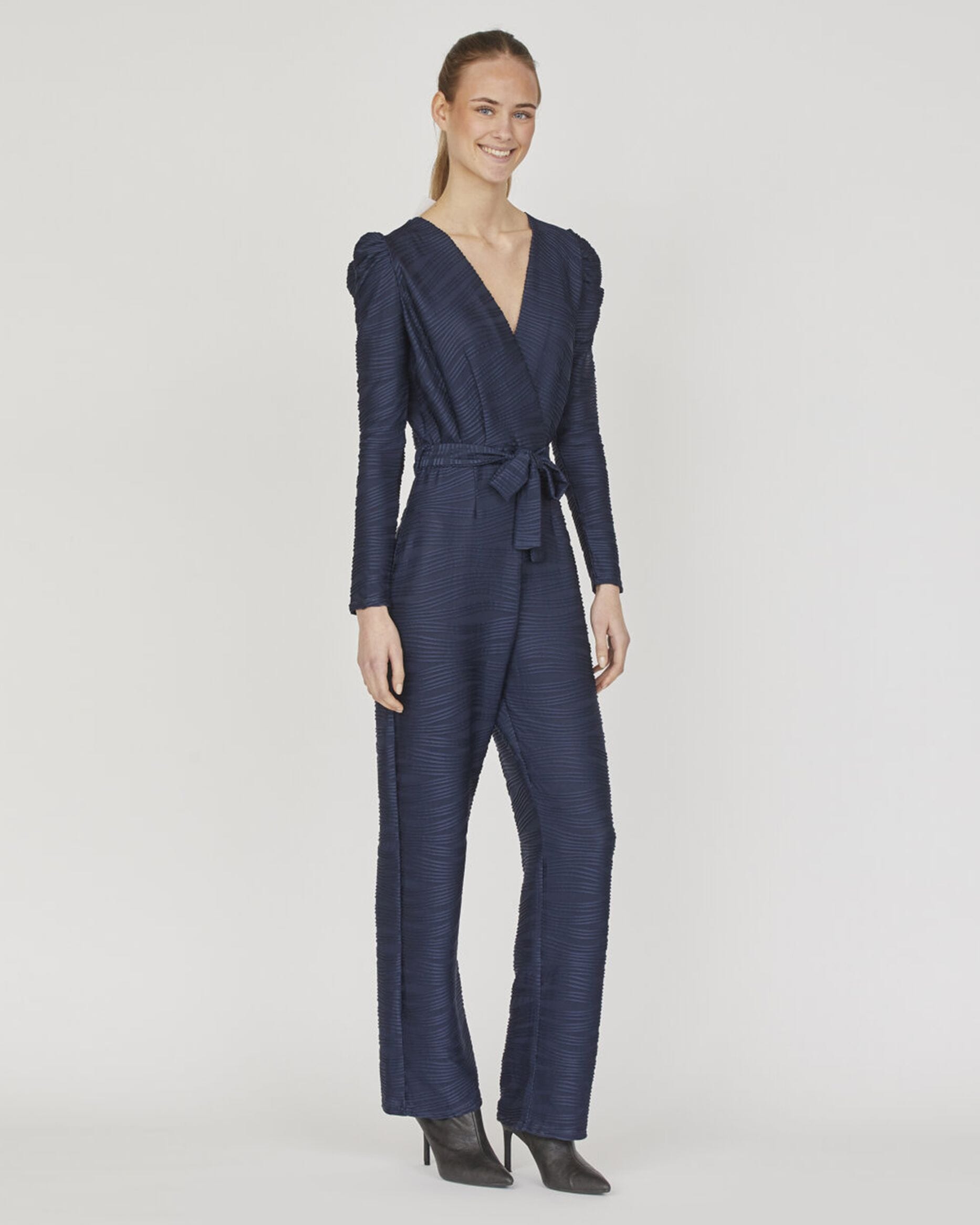 SISTERS POINT Jumpsuit Egina JU13 - Navy | Buksedresser til fest | FLOYD.no
