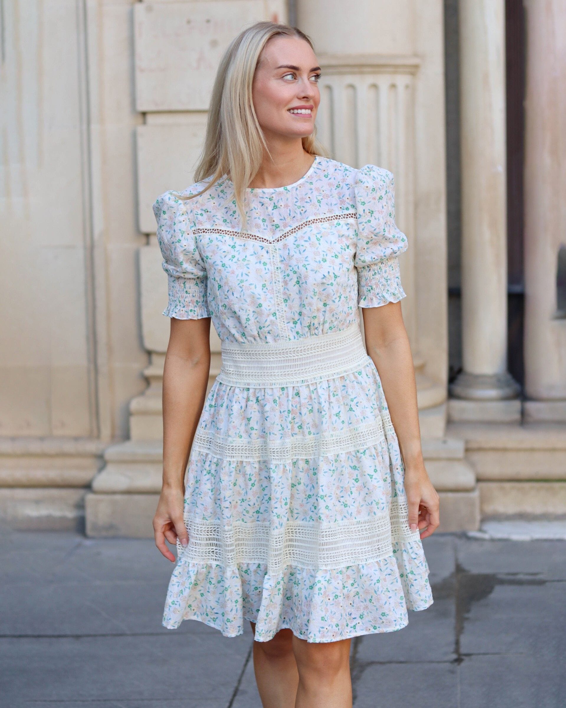 FLOYD Kjole Eloise Avia - White/ Green | Kjoler til hverdag og fest ...