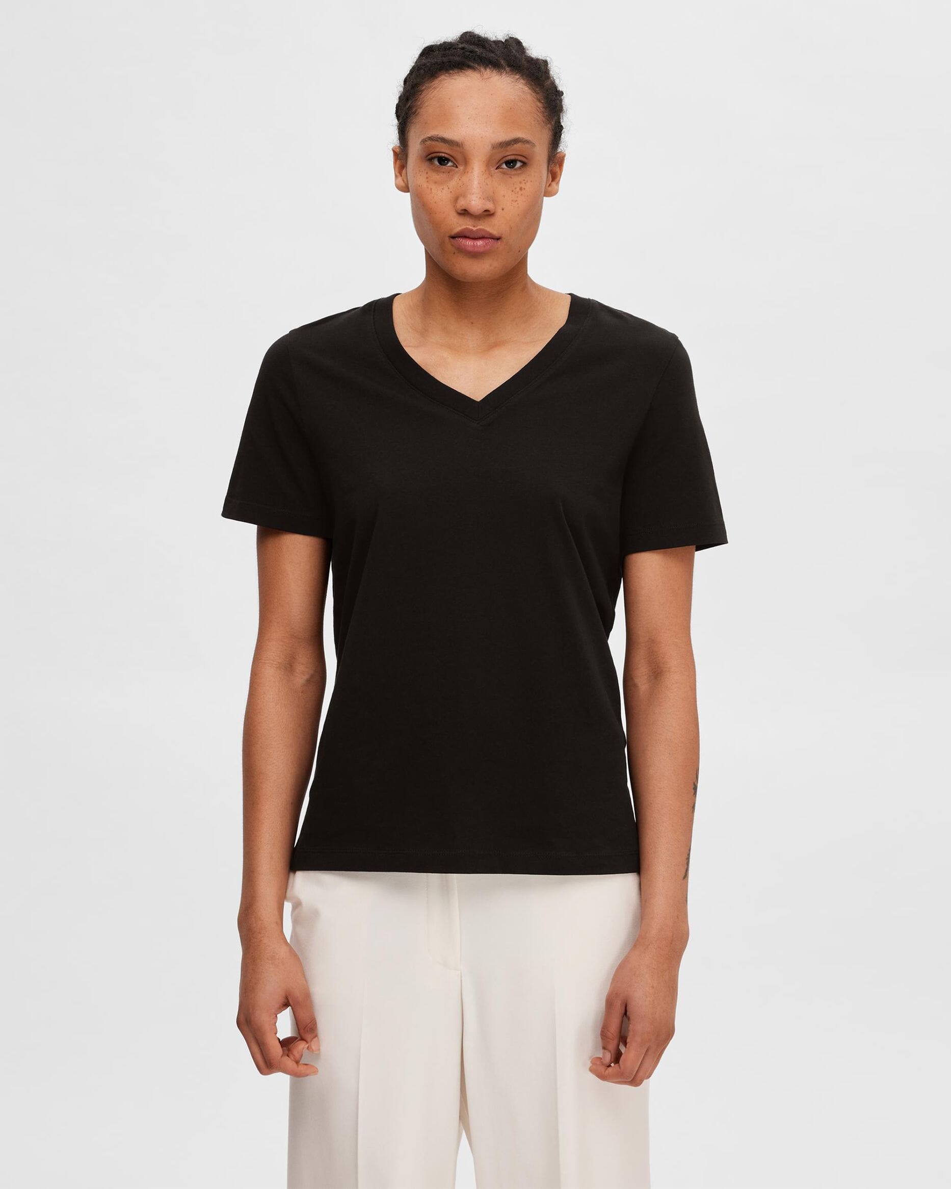 SELECTED FEMME T-skjorte Essential SS V-Neck - Svart | T-skjorter til ...