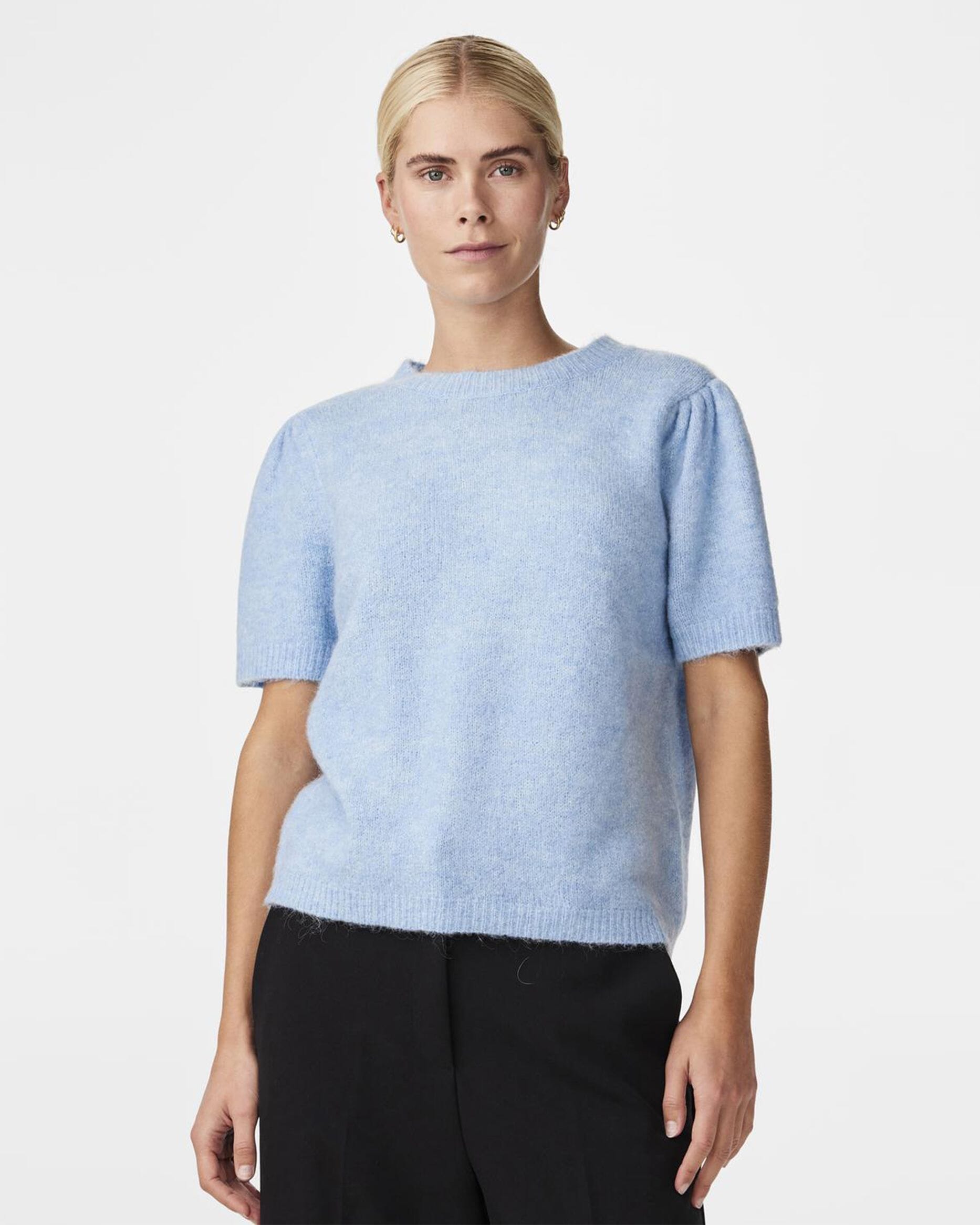 Y.A.S Topp Sanne SS Knit Pullover - Clear Sky | Strikkegensere med kort ...