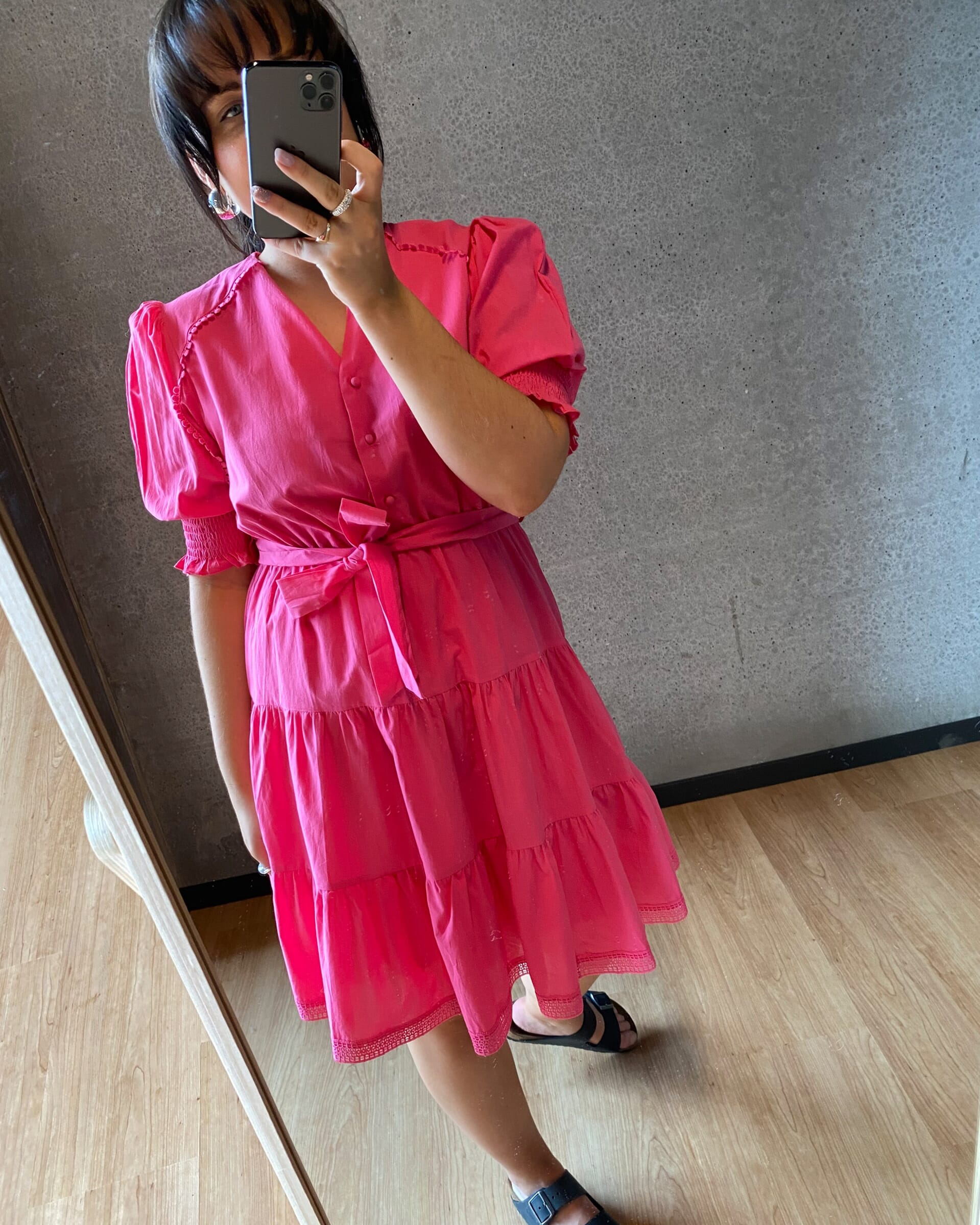 FLOYD Kjole Dora Uni - Raspberry | Korte kjoler til hverdag og fest | FLOYD.no