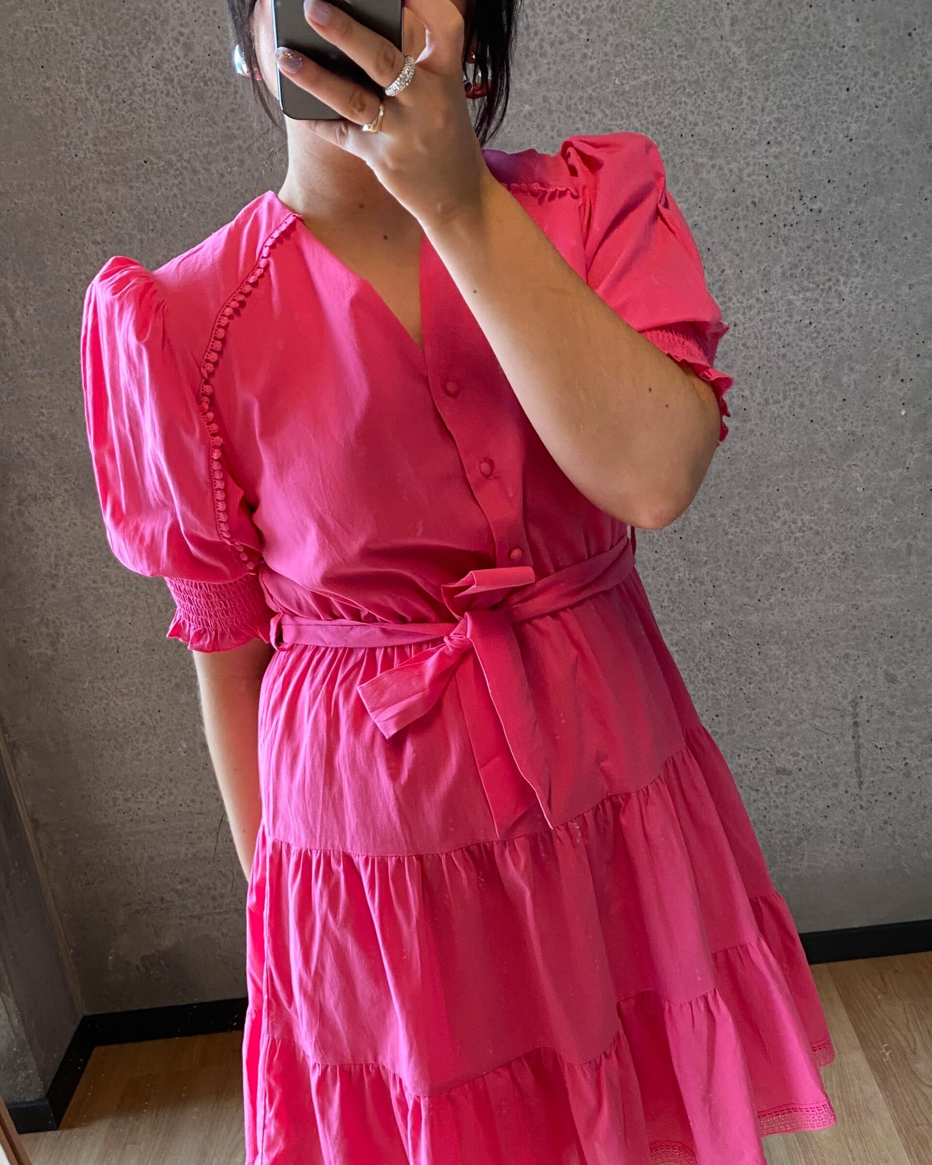 FLOYD Kjole Dora Uni - Raspberry | Korte kjoler til hverdag og fest | FLOYD.no