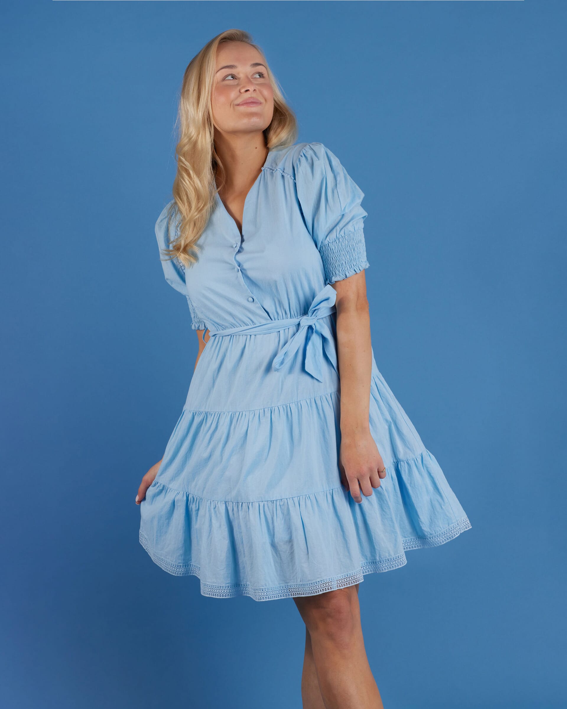 FLOYD Kjole Dora Uni - Light Blue | Korte kjoler til hverdag og fest | FLOYD.no