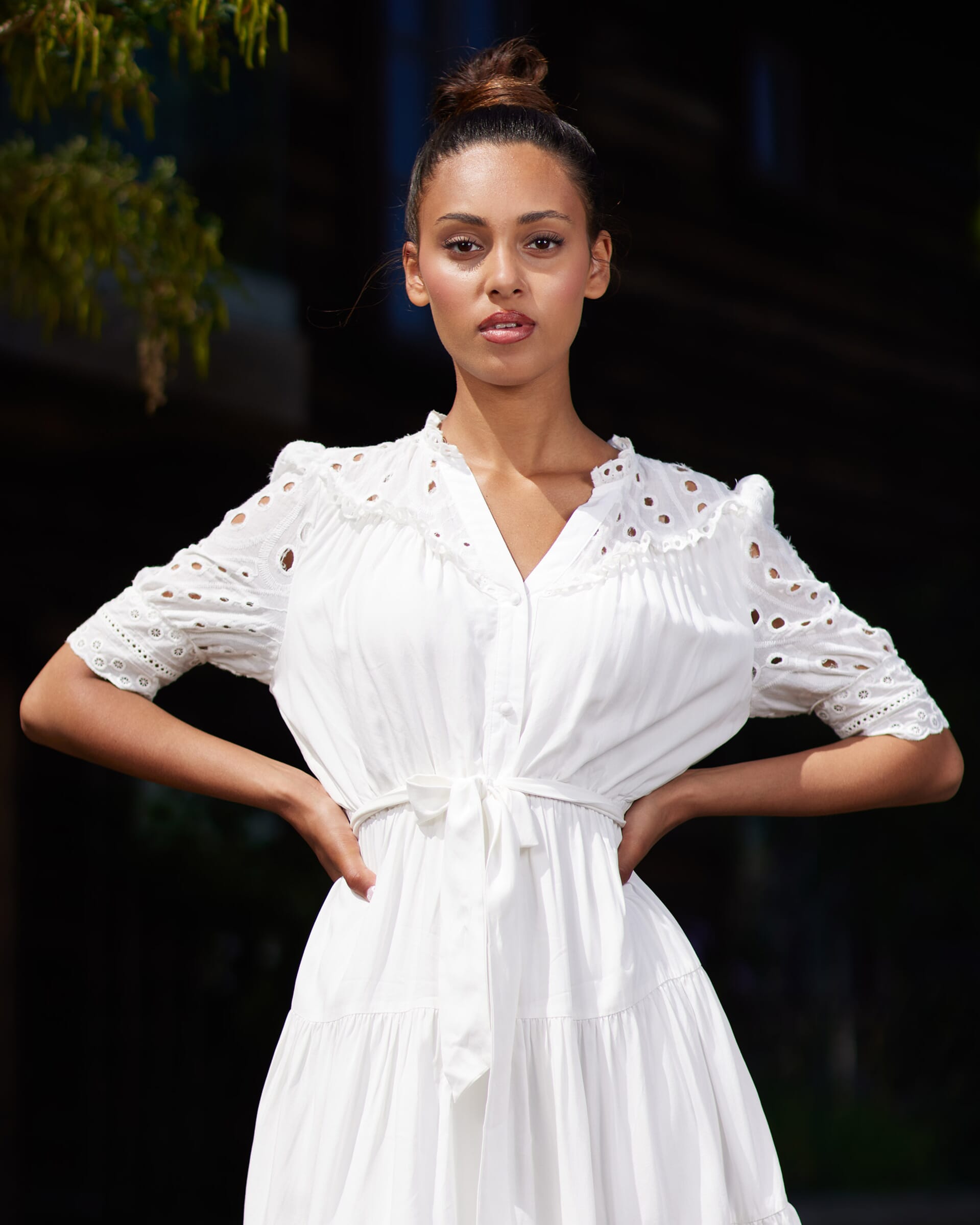 FLOYD Kjole Laura - Offwhite | Knelange hvite kjoler til dame | FLOYD.no