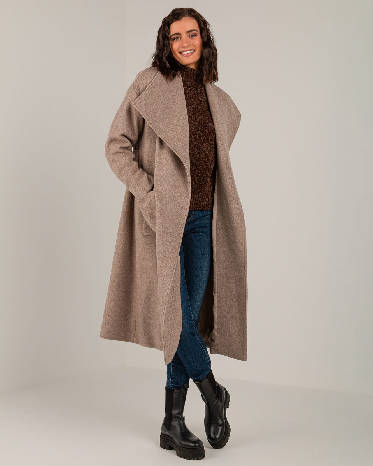 FLOYD Kåpe Gwen - Beige | Vinterjakker og kåper | FLOYD.no