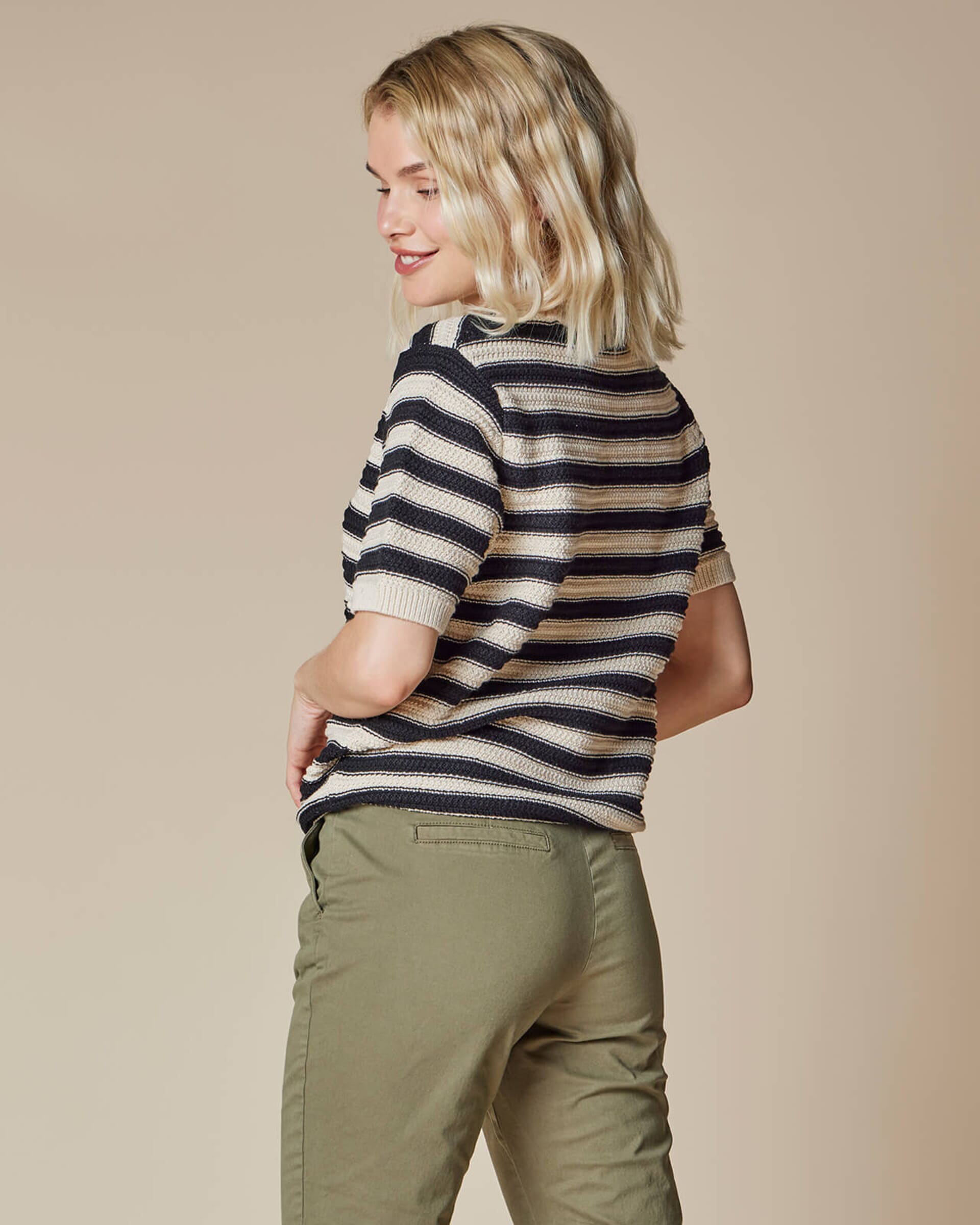 SELECTED FEMME Topp Dora SS Knit O-neck - Birch/ Black | Strikkede ...