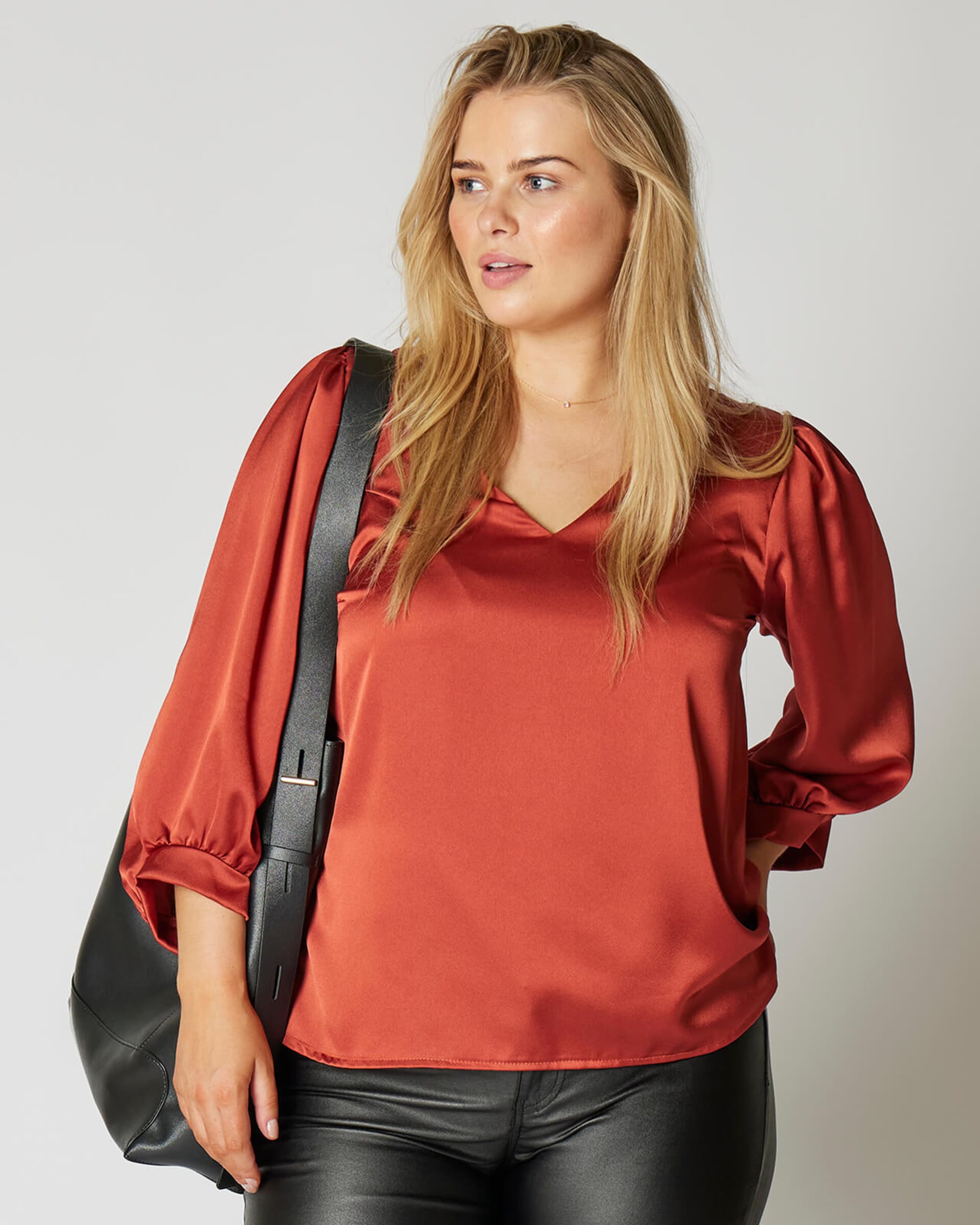 FLOYD Bluse Ling Satin - Rust | Overdeler | FLOYD.no