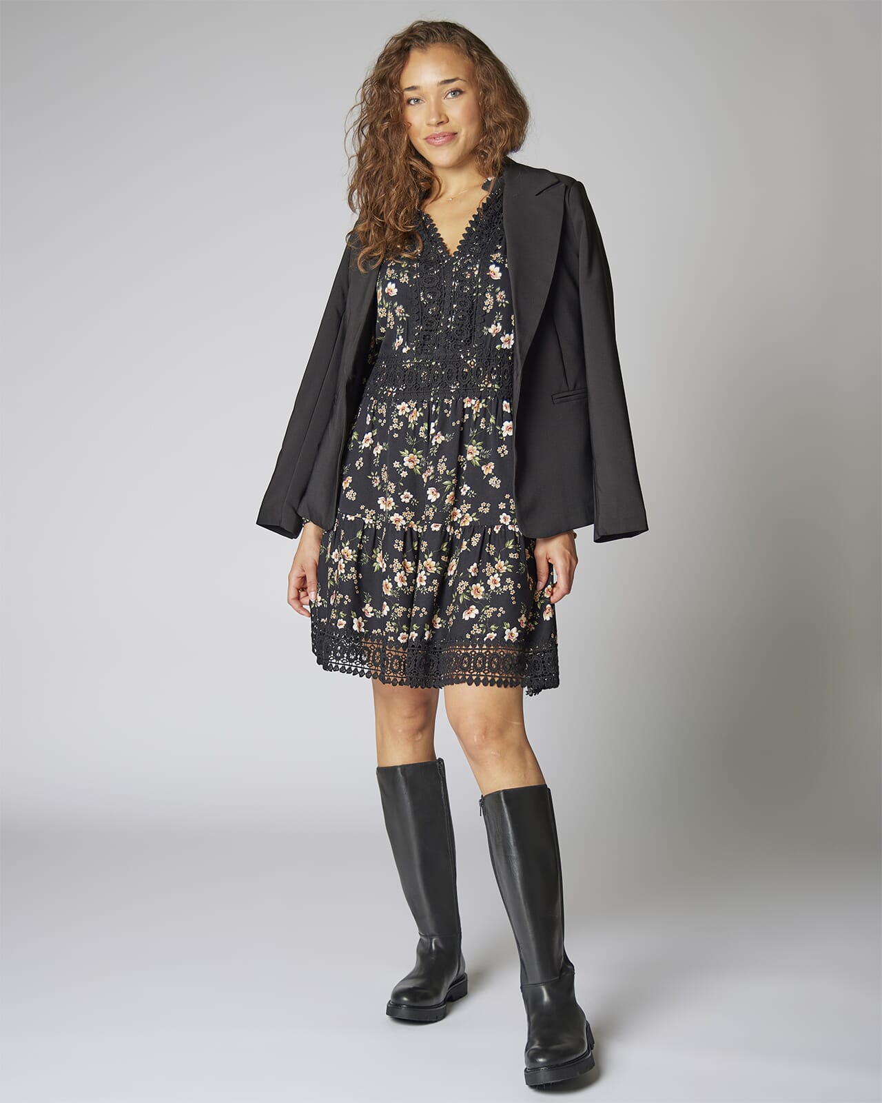 FLOYD Kjole Karianne Bloom - Black
