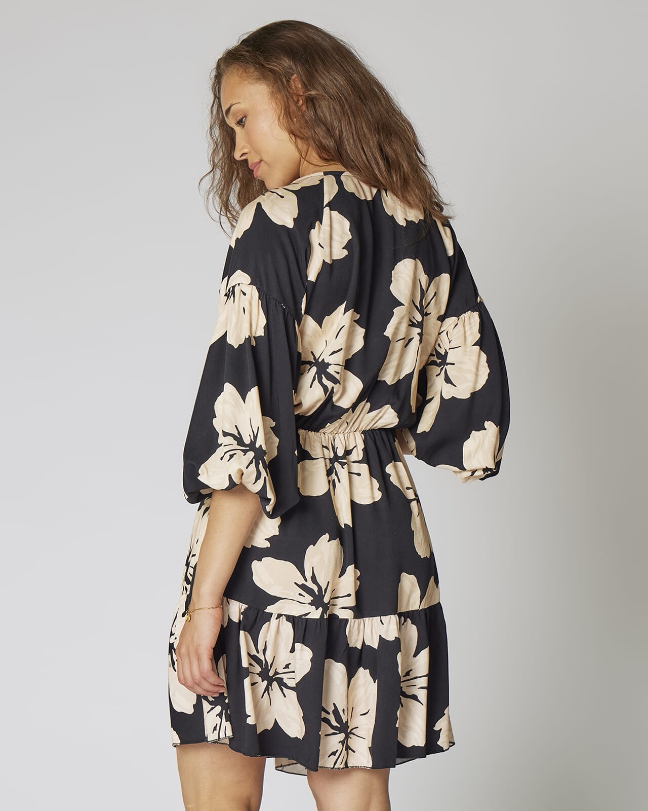 FLOYD Kjole Malika Fern Short - Black | Kjoler til dame | FLOYD.no