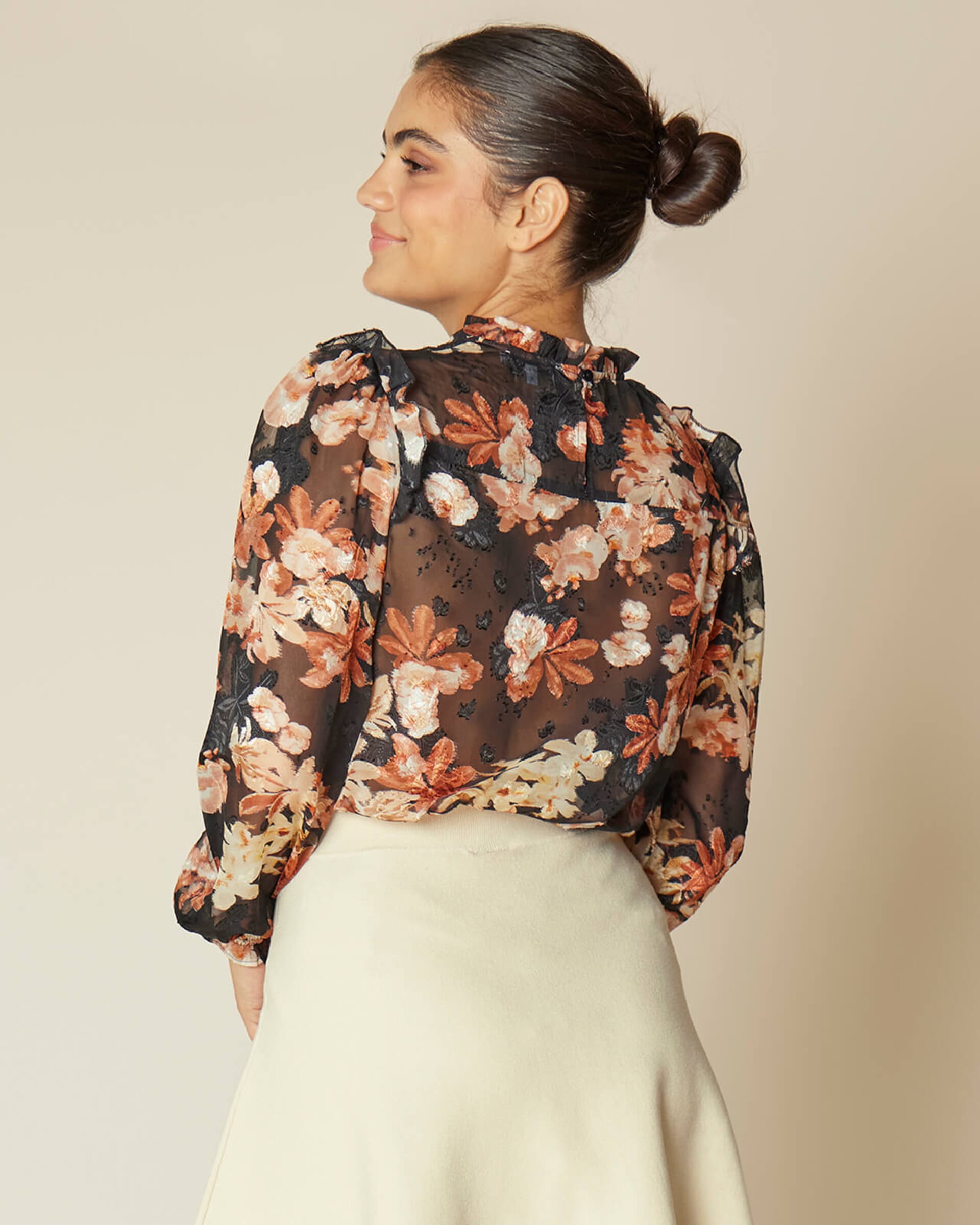 FLOYD Bluse Stina Flowy - Black/ Rust | Festtopper| FLOYD.no
