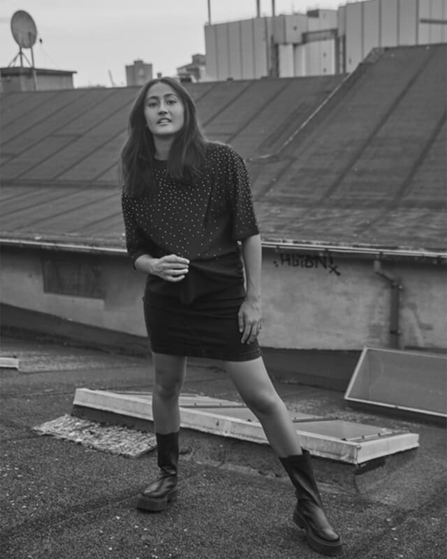 SISTERS POINT Topp Helga-N SS - Black/ Stone | Festtopper og overdeler ...