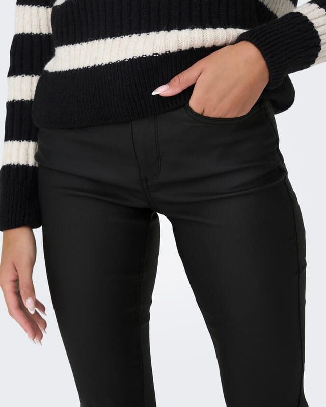 ONLY Skinnbukse Blush Flared Coated Life Mid - Black | Skinnbukse til ...