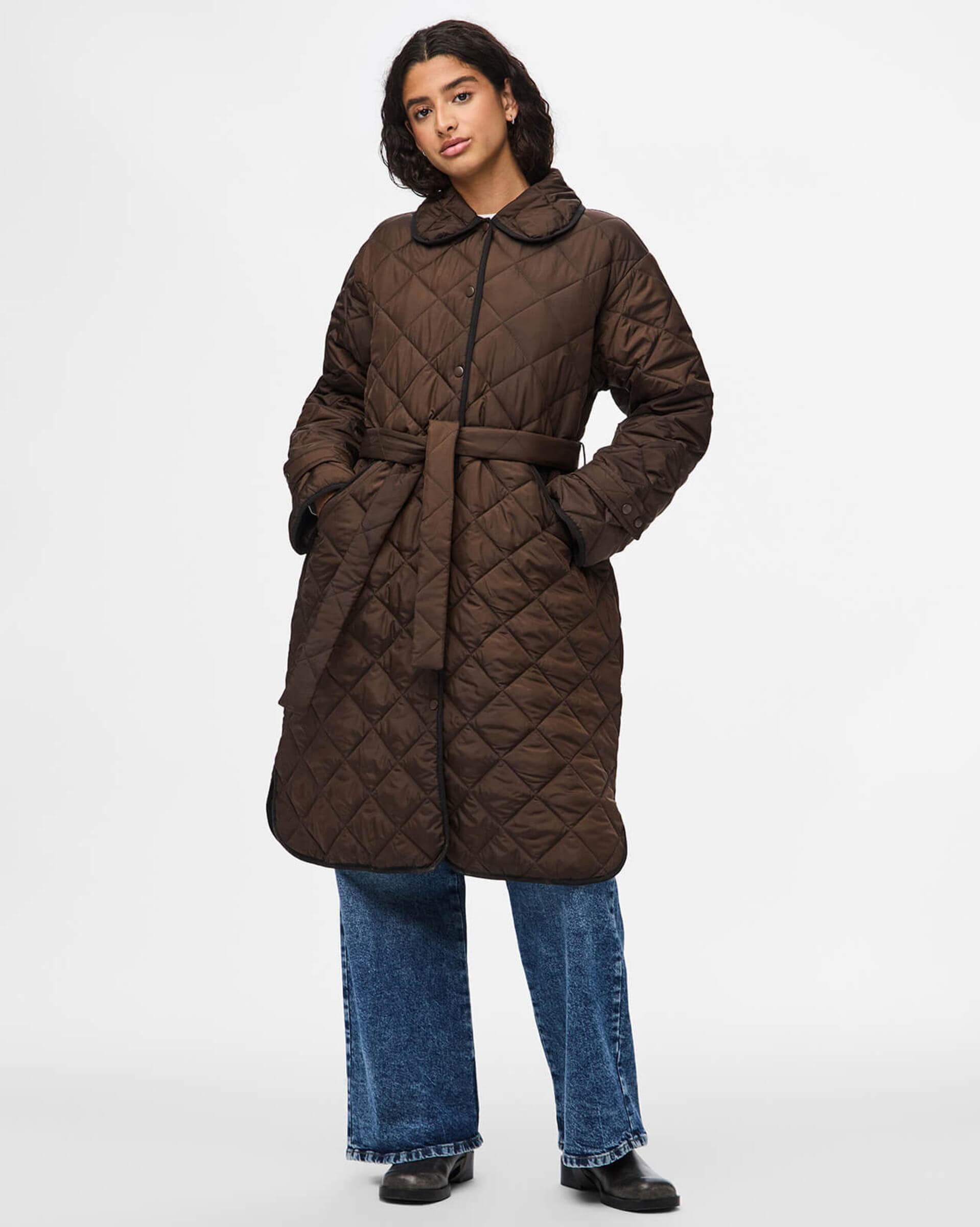 PIECES Kåpe Emily Long Quilted - Hot Fudge/ Black Bindings