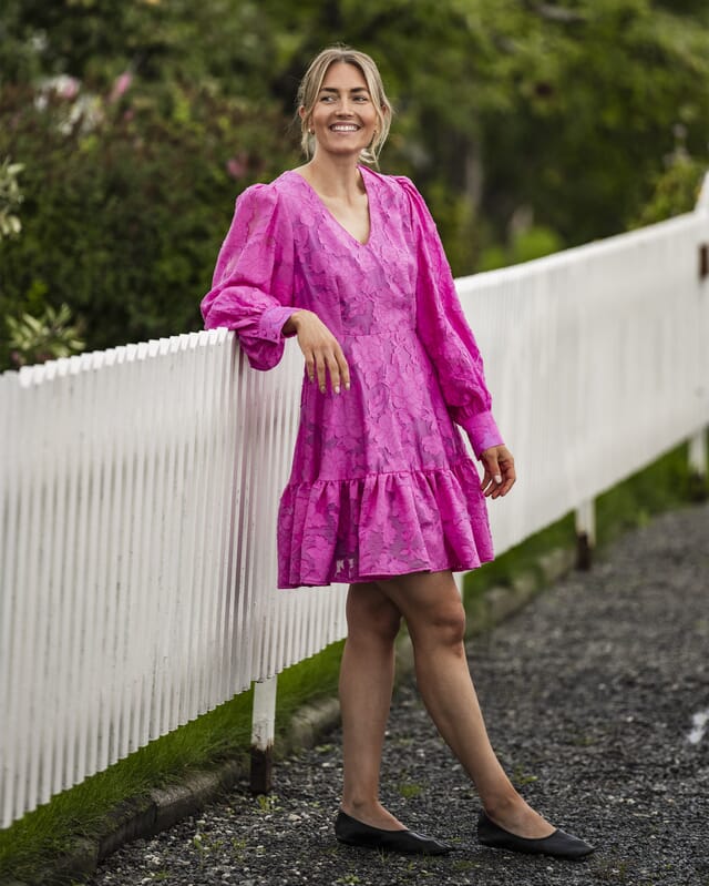 Selected Femme Kjole Callie-Sadie LS Short V-neck - Phlox Pink | Lekker ...