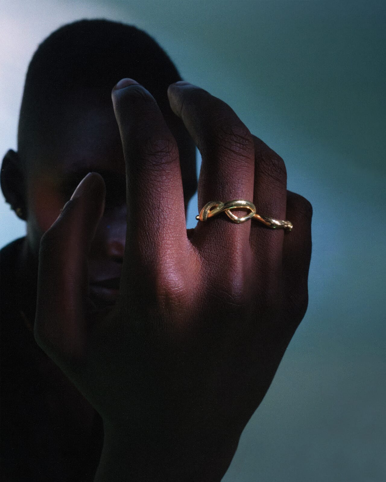 Maria Black Ring Twisted Deceiver - Gold | Smykker og ringer | FLOYD.no