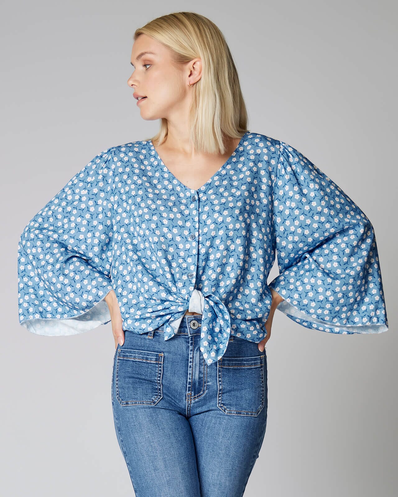 FLOYD Topp Klarisa Milla - Blue | Overdeler til dame | FLOYD.no