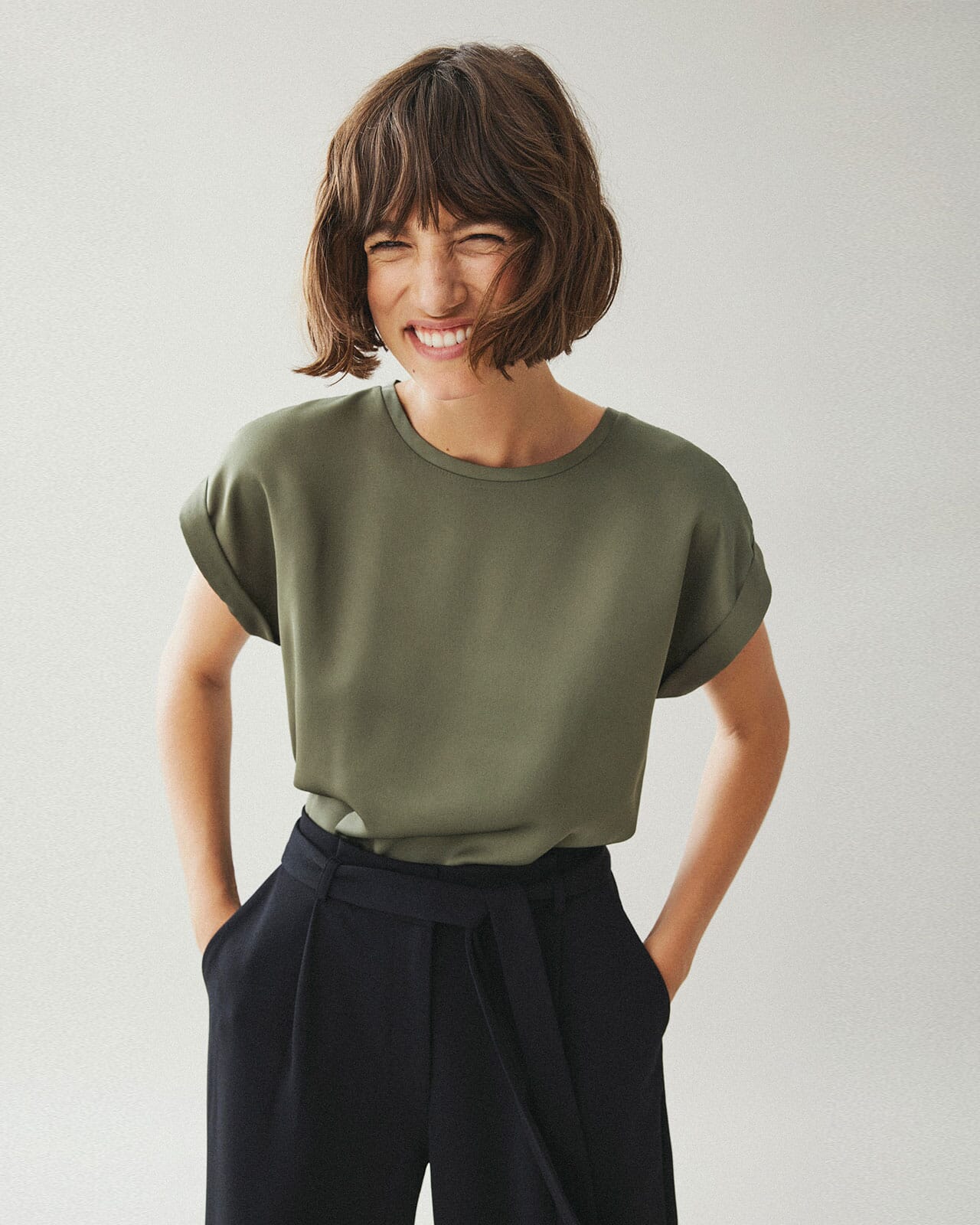 VILA Topp Ellette S/S Satin - Dusty Olive | Overdeler | FLOYD.no