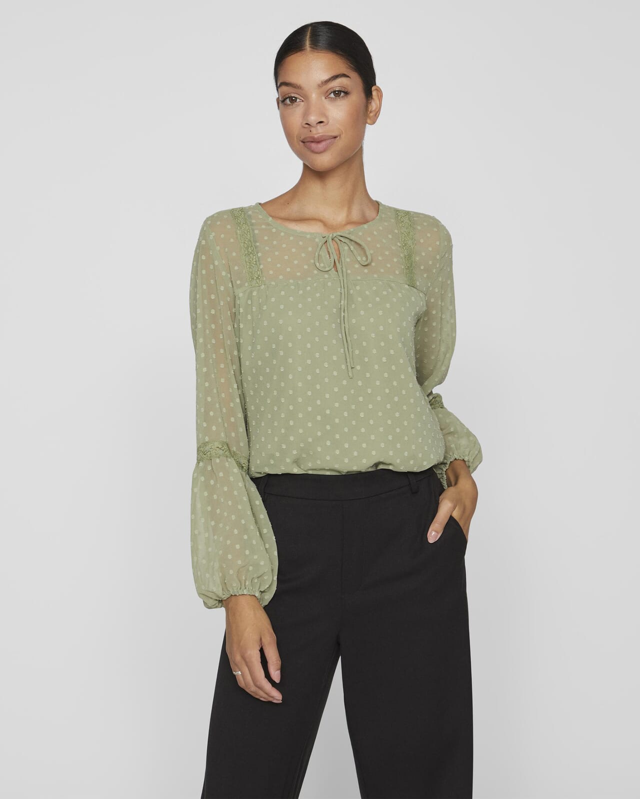 VILA Bluse Edee L/S - Oil Green | Bluser og topper til dame | FLOYD.no
