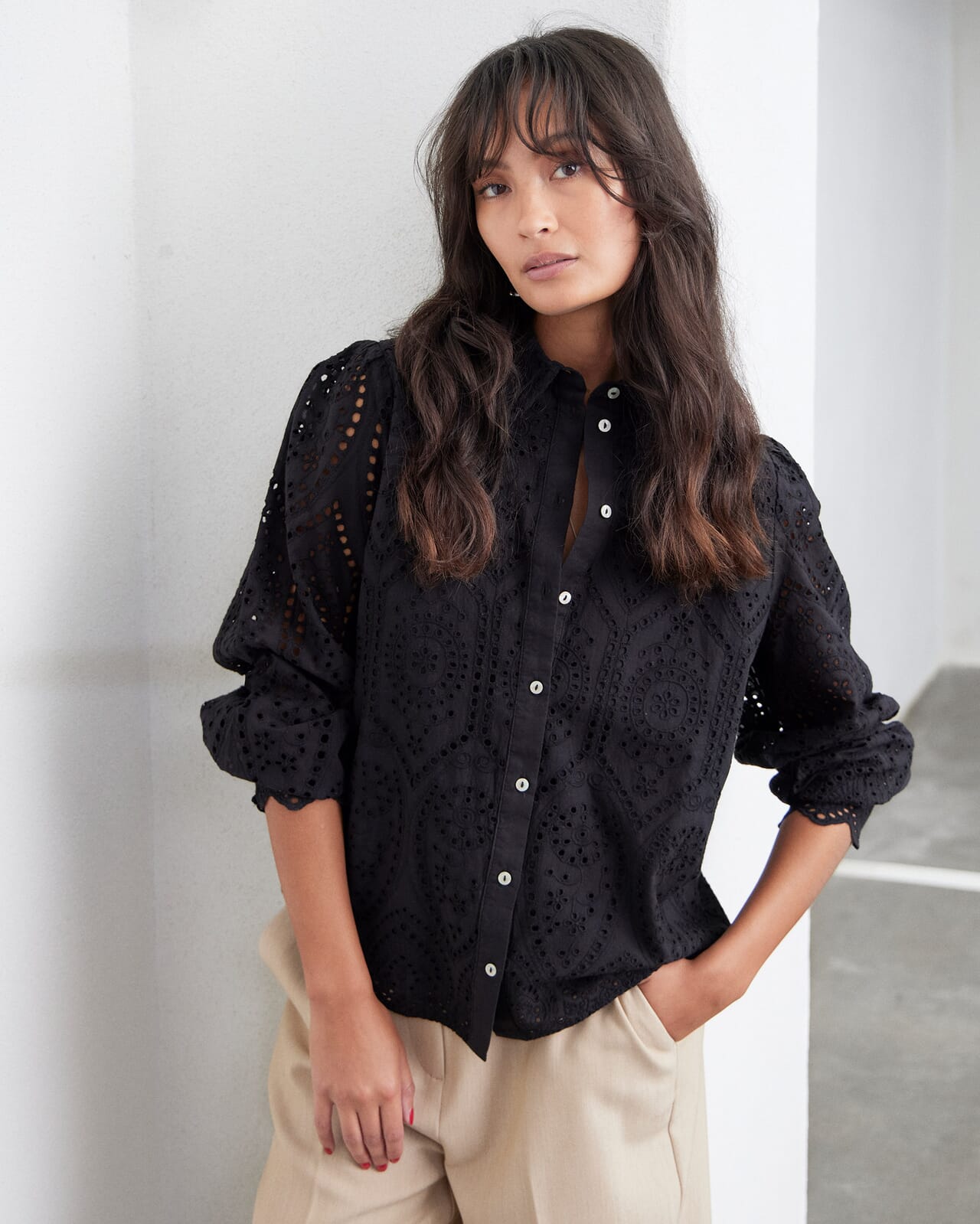 Y.A.S Skjorte Holi LS - Black | Skjorter og bluser med blonder til dame ...
